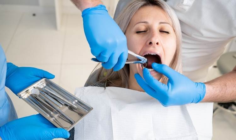 Tooth Extractions in Kelowna, BC | Kelowna Dental Centre